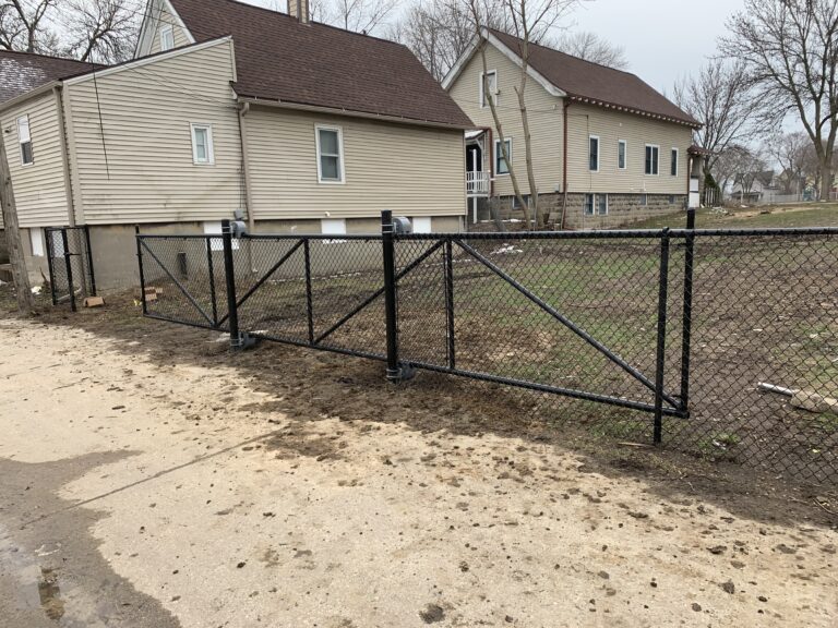 Chain Link Driveway Gate - Chuck's Fence