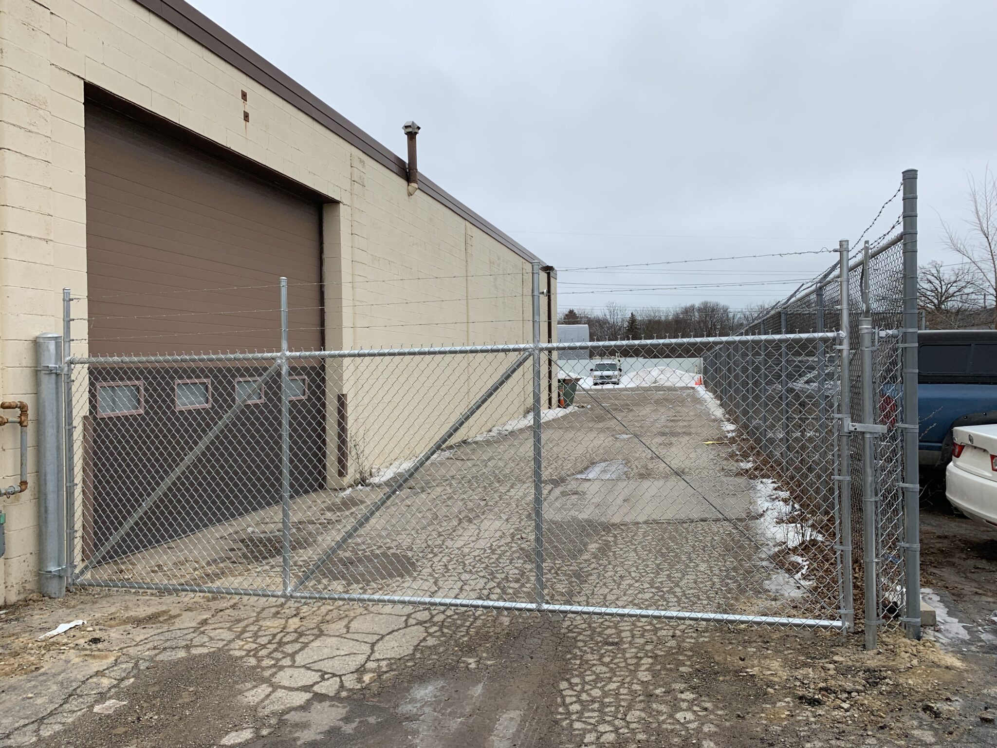 Chain Link Drive Way Gate - Chuck's Fence