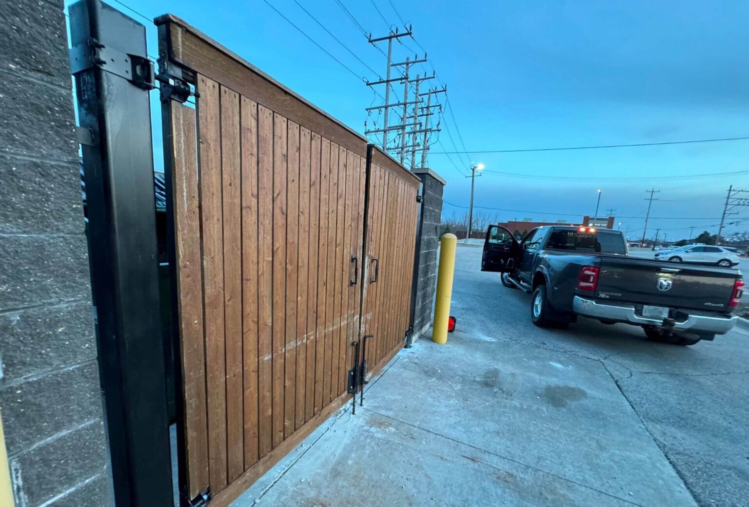 Dumpster Gates Heavy 6” Posts and Hinges - Chuck's Fence